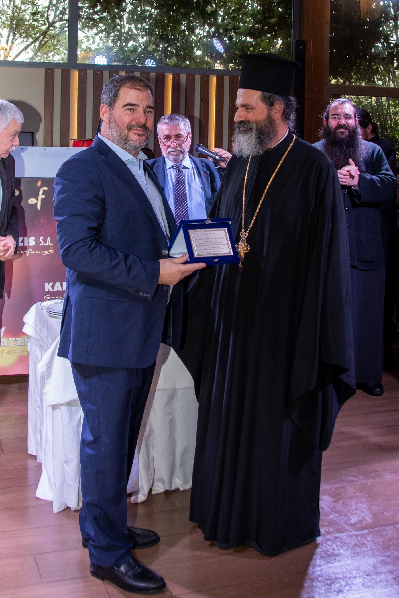 Ο Αντώνης Καράτζης βραβεύτηκε από τον Σύλλογο Φίλων της Ι.Μ. Αγίου ...