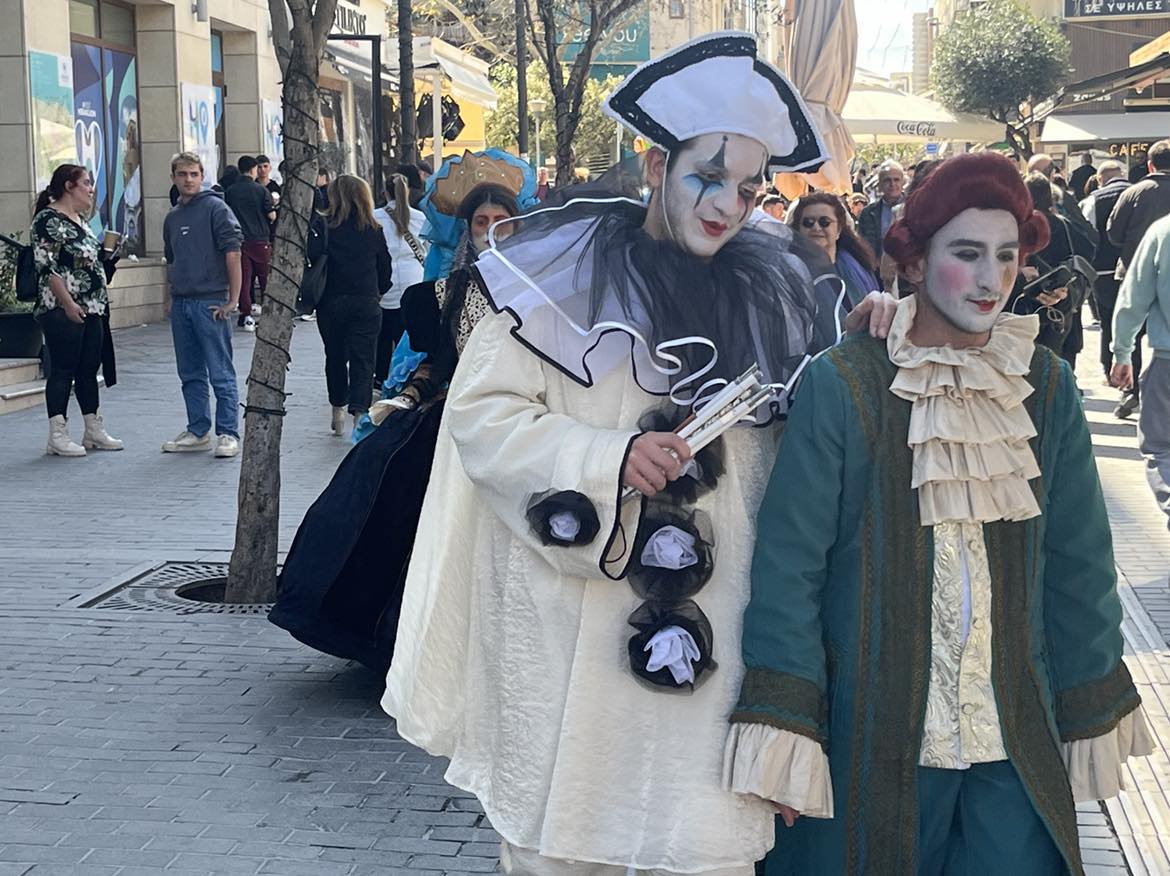 Τσικνοπέμπτη με κοντομάνικο και χωρίς ψησταριές στο κέντρο! | Cretalive ...