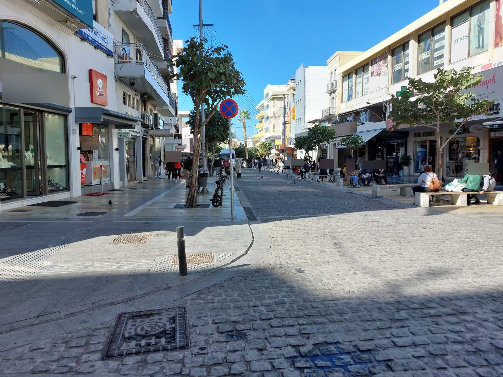 «Χαμόγελα» στους εμπόρους από την εορταστική περίοδο - Δείτε ...