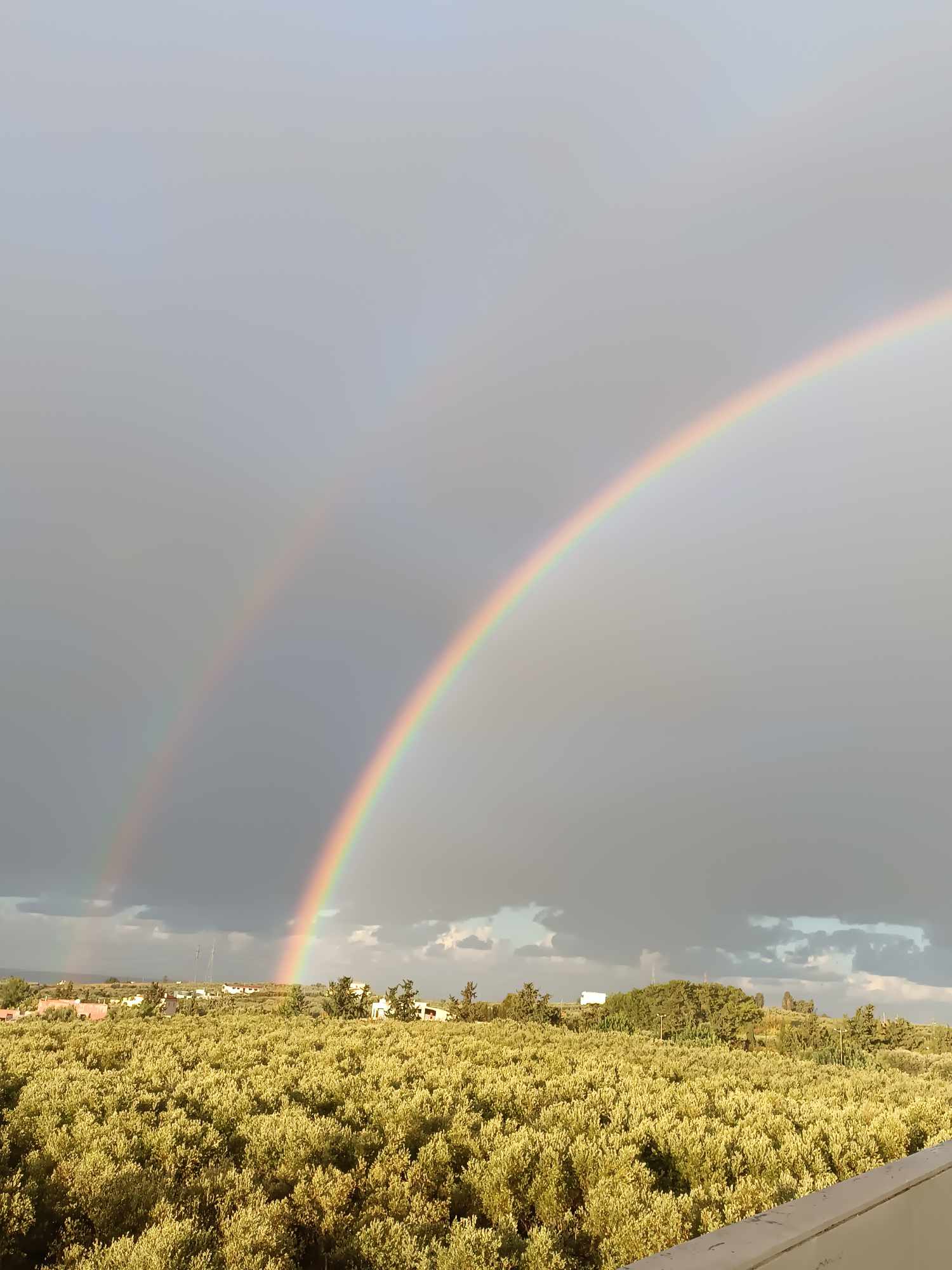 Η λιακάδα, η μπόρα και το υπέροχο αποτέλεσμα στον κρητικό ουρανό | Cretalive ειδήσεις