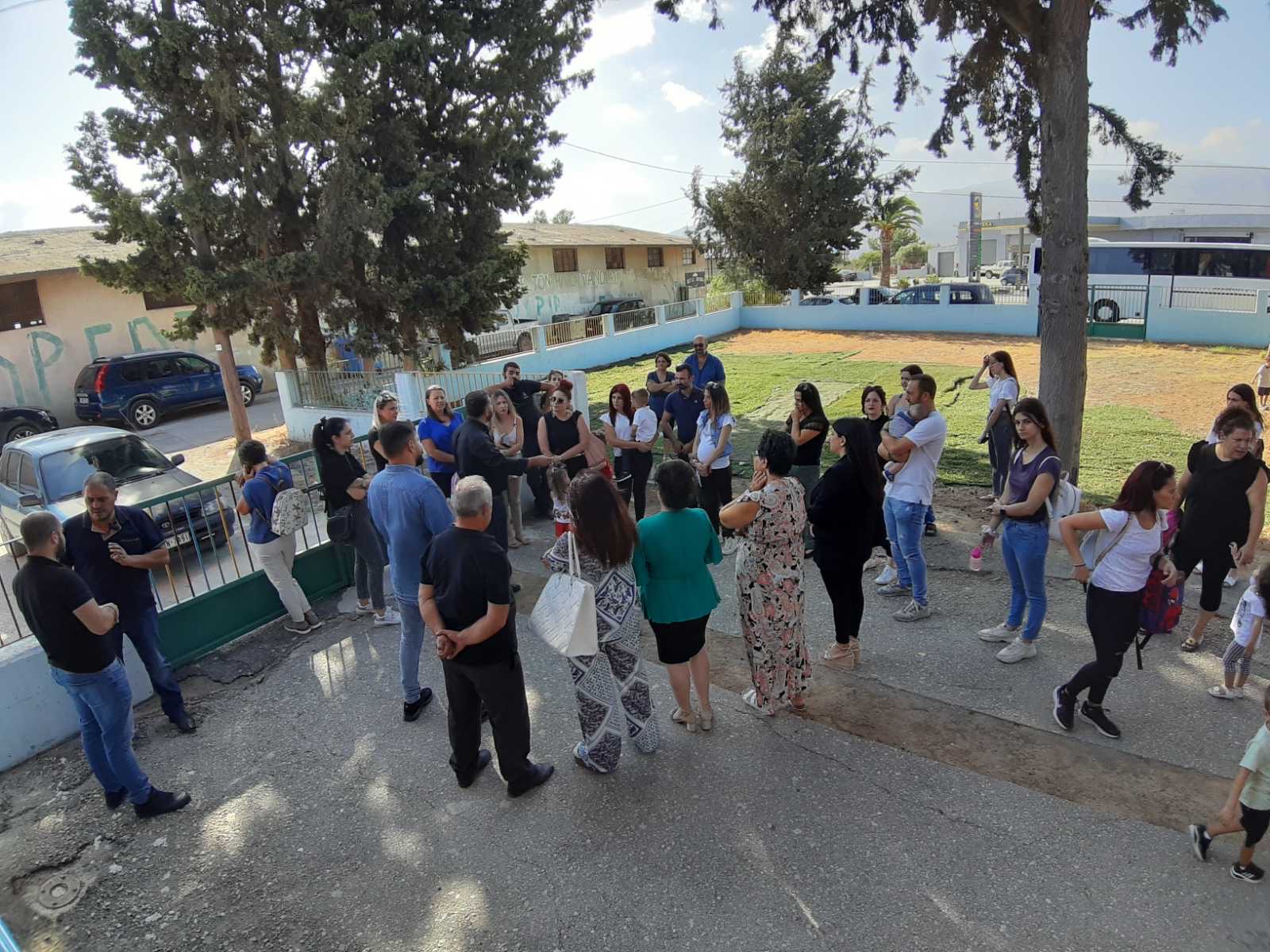 Στον αγιασμό του Παιδικού Σταθμού Ασημίου o Μιχάλης Κοκολάκης ...