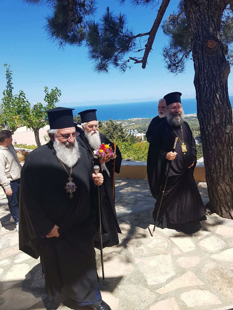 Πασχάλιες επισκέψεις στην Ιερά Μητρόπολη Ρεθύμνης και Αυλοποτάμου ...