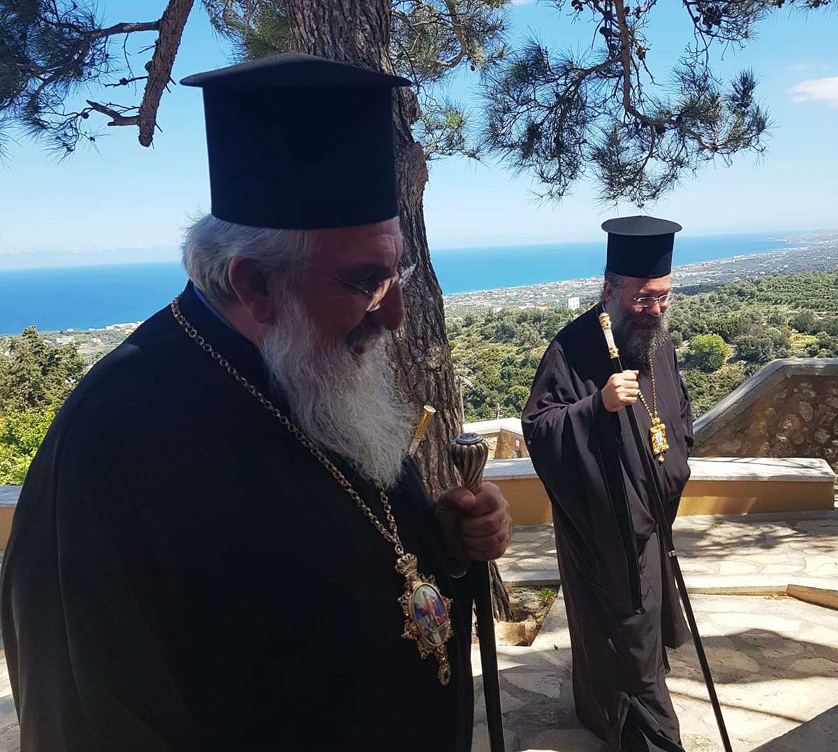 Πασχάλιες επισκέψεις στην Ιερά Μητρόπολη Ρεθύμνης και Αυλοποτάμου ...