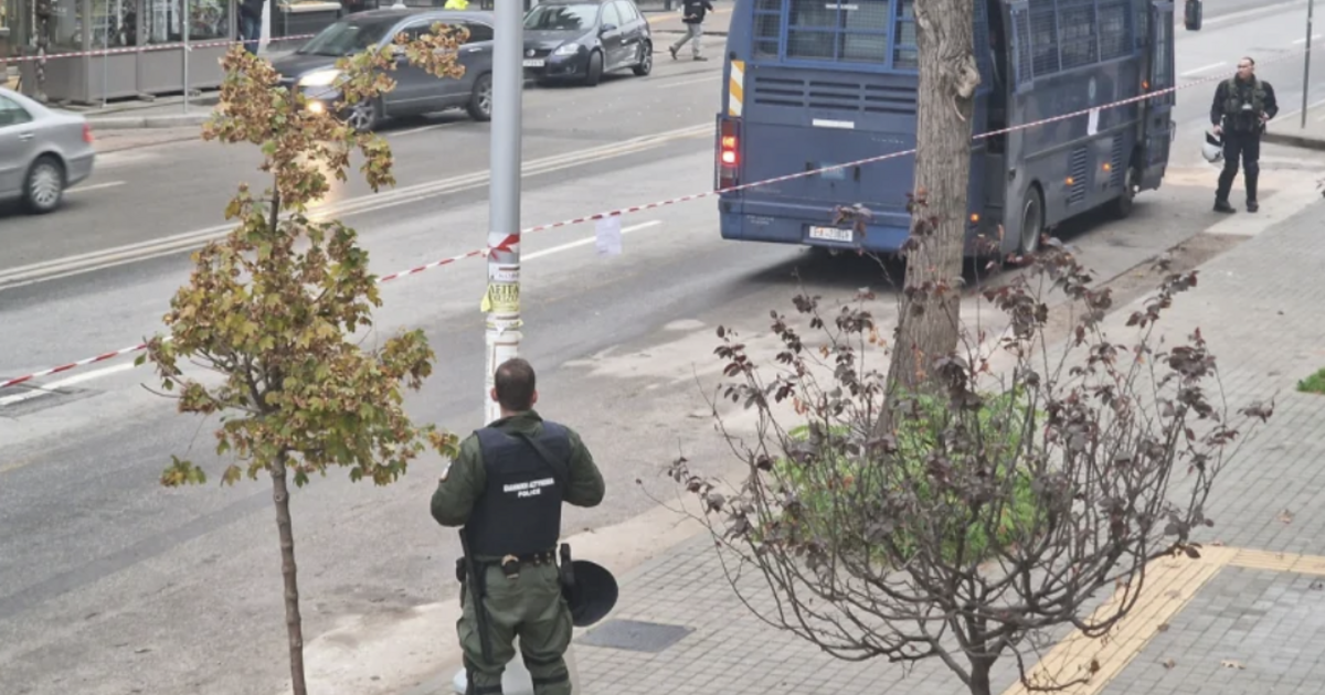 Σε κατ΄ οίκον περιορισμό ο αστυνομικός που πυροβόλησε τον 16χρονο ...