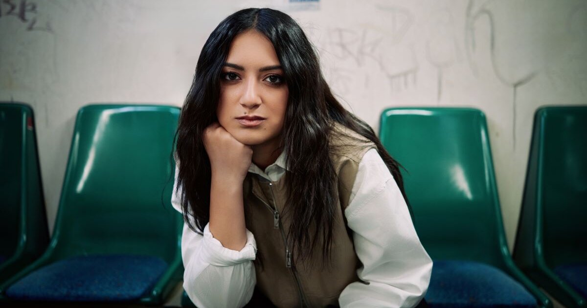 Η Κρητικιά πολλά υποσχόμενη τραγουδίστρια Εύα Πολιτάκη μιλά στο Cretalive | Cretalive ειδήσεις