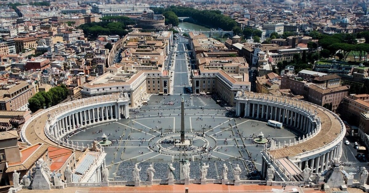 Βατικανό για εκλογή νέου Πάπα: Γύρω στις 7 το απόγευμα της Τετάρτης ο πρώτος καπνός από την ...