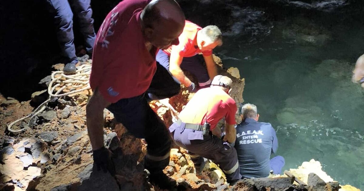 Στα βράχια, σε απόσταση 1,5 μιλίου από την παραλία της Χιόνας βρέθηκε η σορός του 83χρονου ...