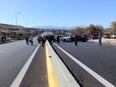 Κρήτη: Στους δρόμους και πάλι οι αγροτοκτηνοτρόφοι - Κλειστός ο ΒΟΑΚ ...